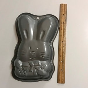 Easter Cake / Small Easter Bunny Rabbit Cake Pan / Cottontail W/ Bow ...