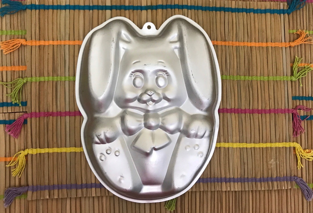 Vintage 1987 Wilton Sunny Bunny Cake Pan 2105 2435 Easter Cake Rabbit ...