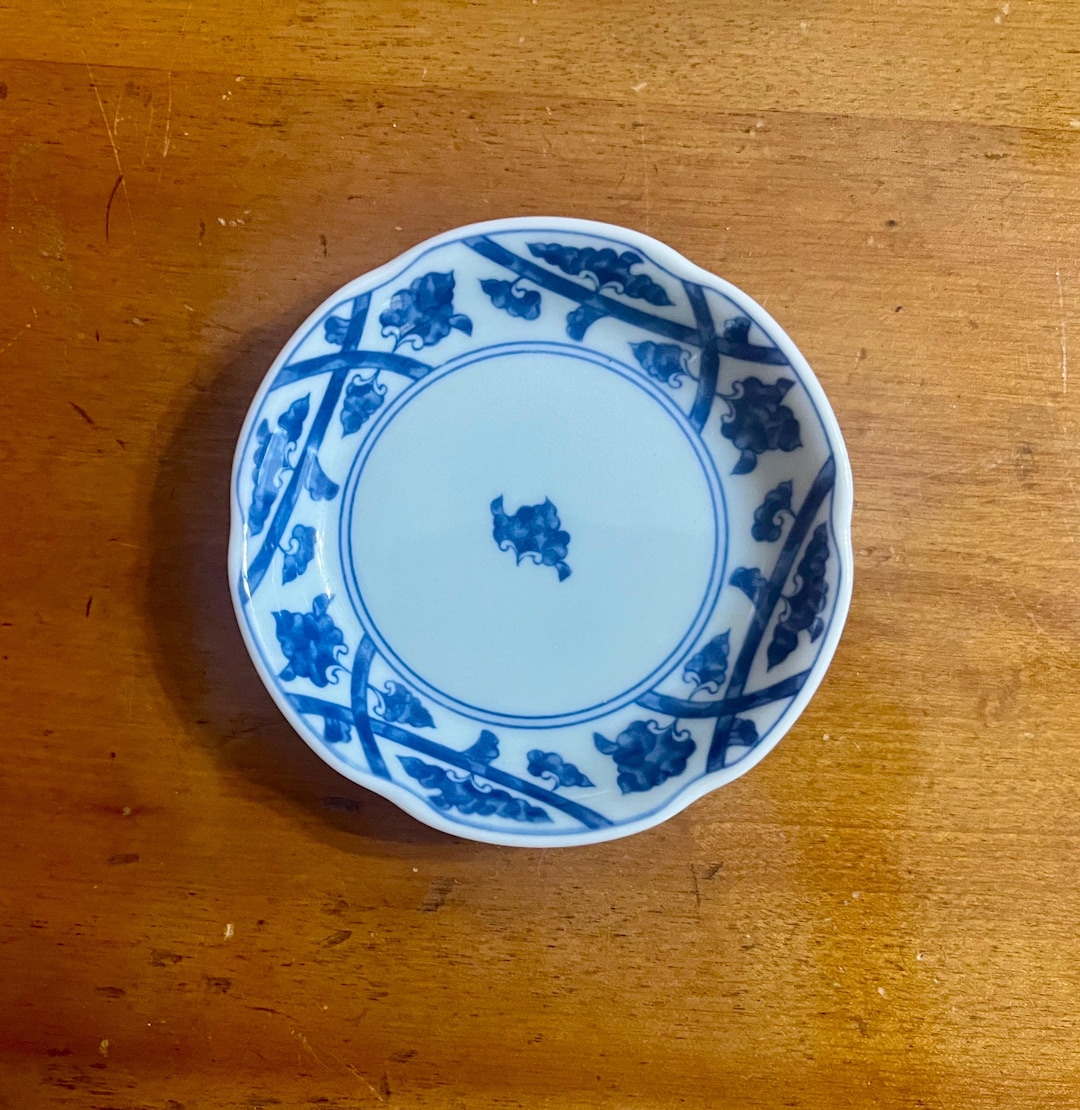 Vintage Arita Japan Porcelain Plate: Blue and White Imari Sauce Dish - Etsy