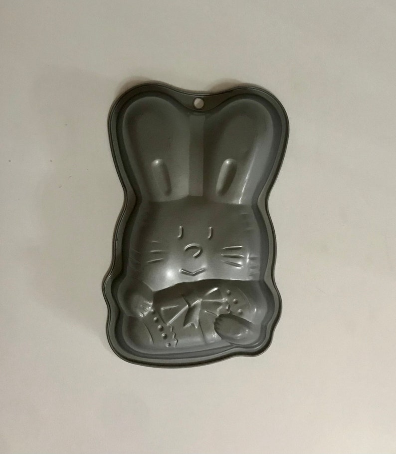 Easter Cake / Small Easter Bunny Rabbit Cake Pan / Cottontail - Etsy