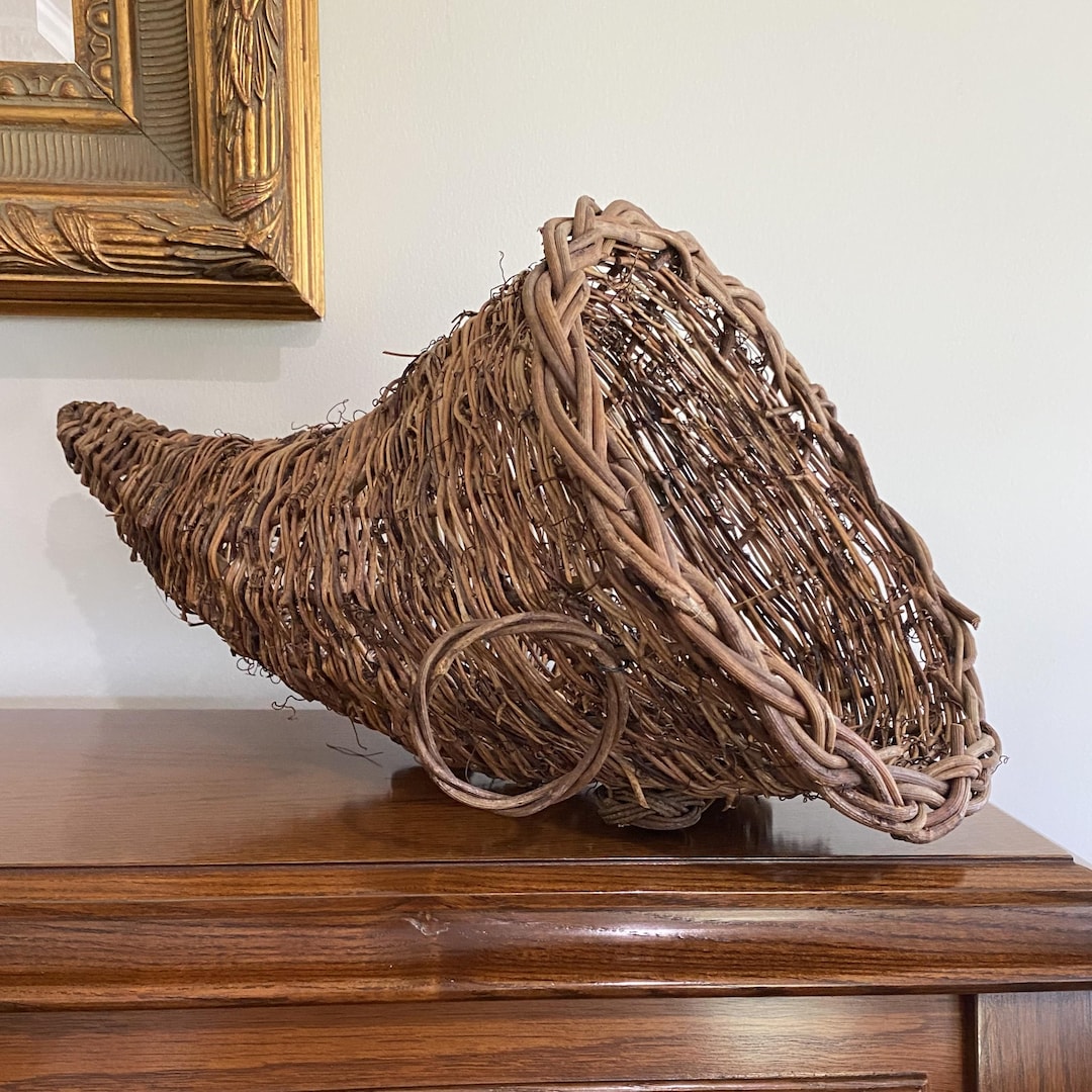 16" Long Natural Grapevine & Wicker Cornucopia Basket - Medium Sitting ...