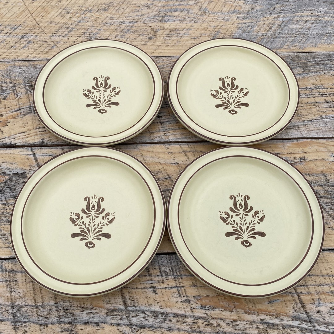 4pc Set of 1970's Vintage Luncheon Plates 8.5" - Village Design by ...