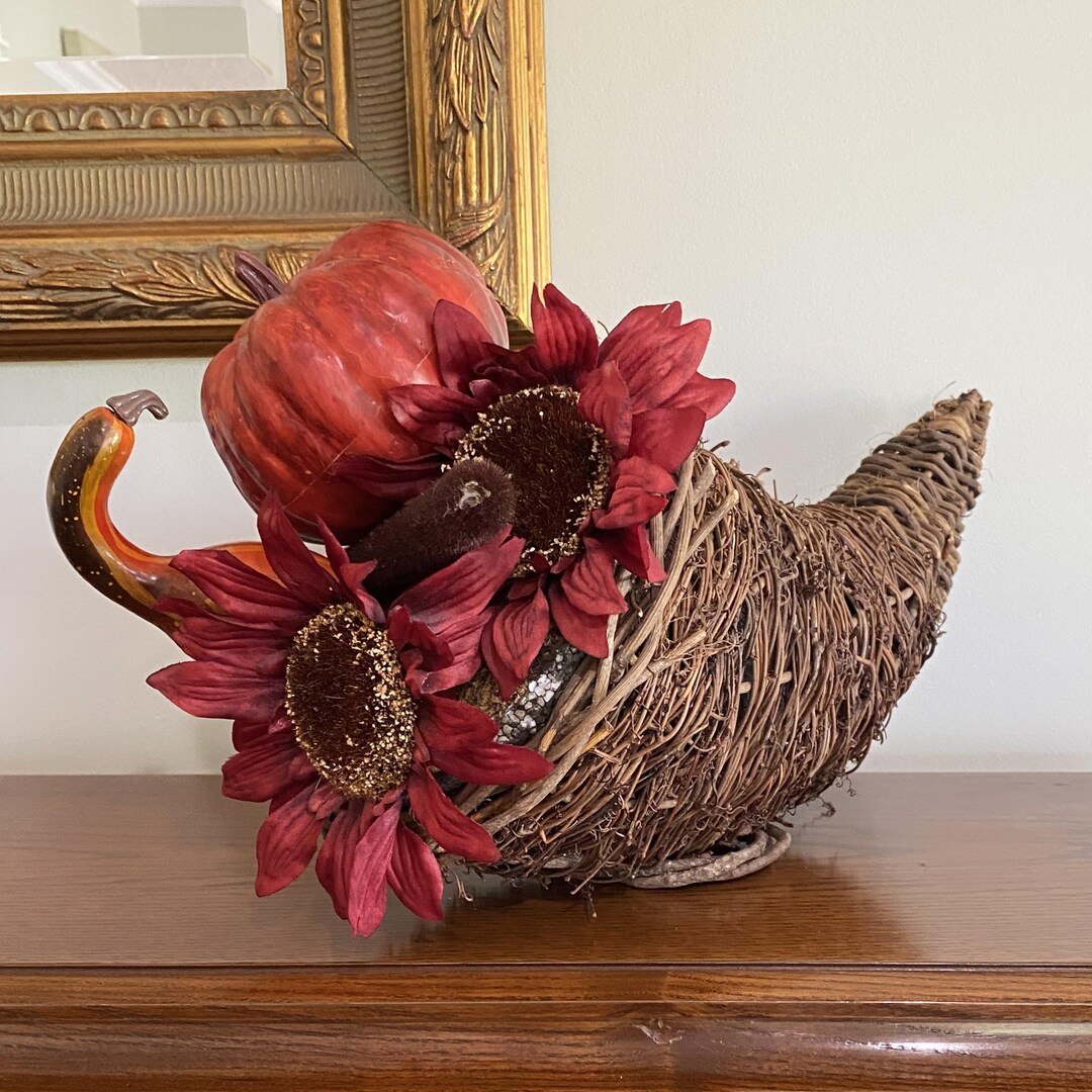 15" Long Natural Grapevine & Wicker Cornucopia Basket - Medium Sitting ...