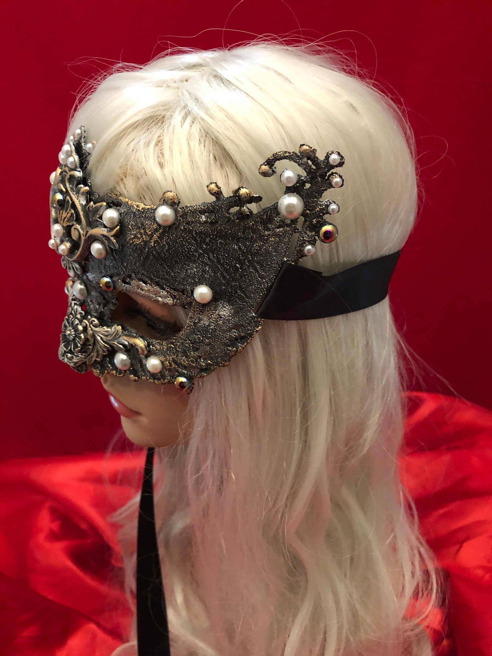 Baroque Masquerade Mask With Ivory and Black Iridescent Pearls - Etsy