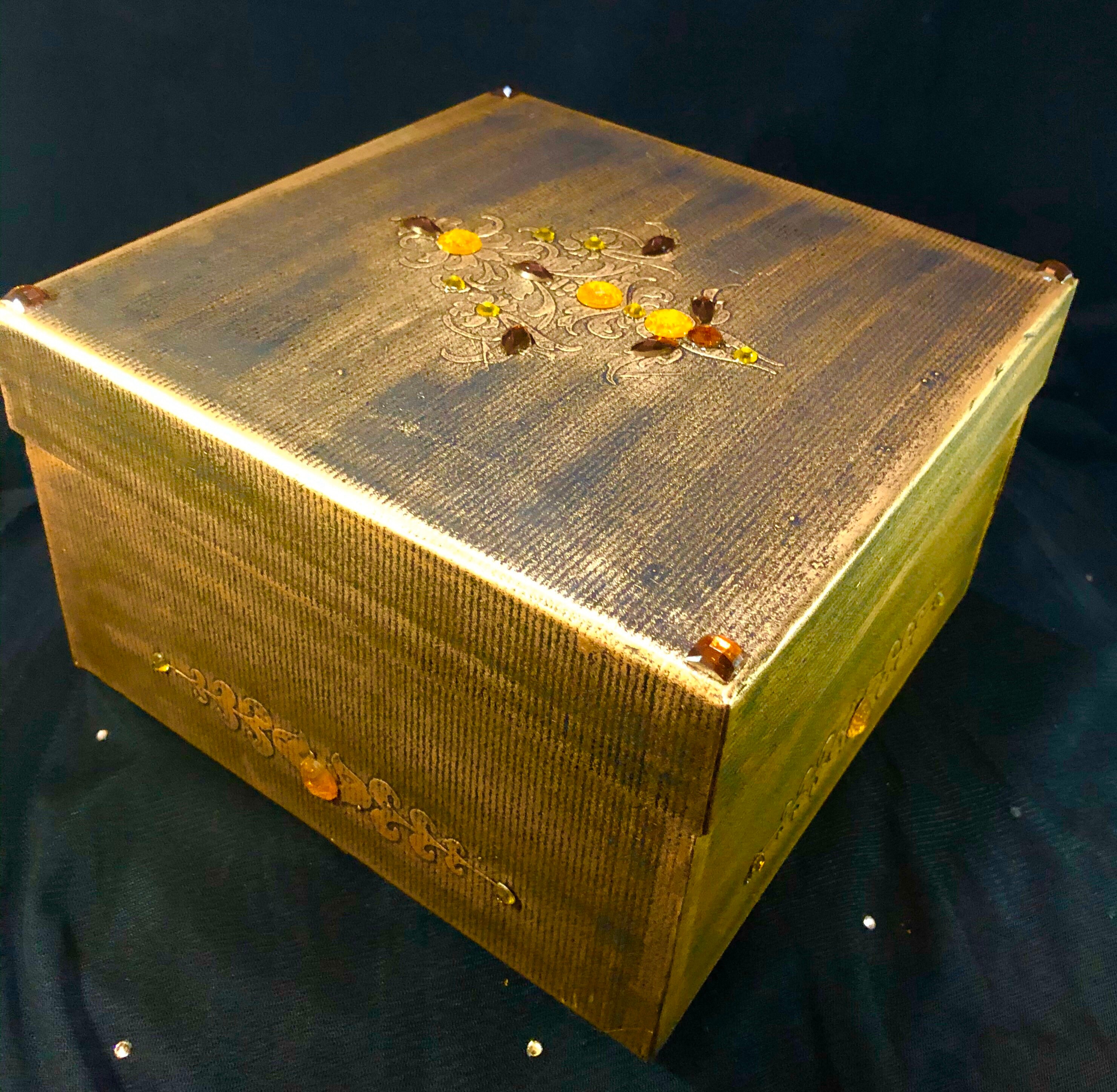 Antique Vintage Look Decorative Customised Thick Cardboard Box in Black ...