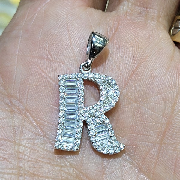 Letter R Necklace - Etsy