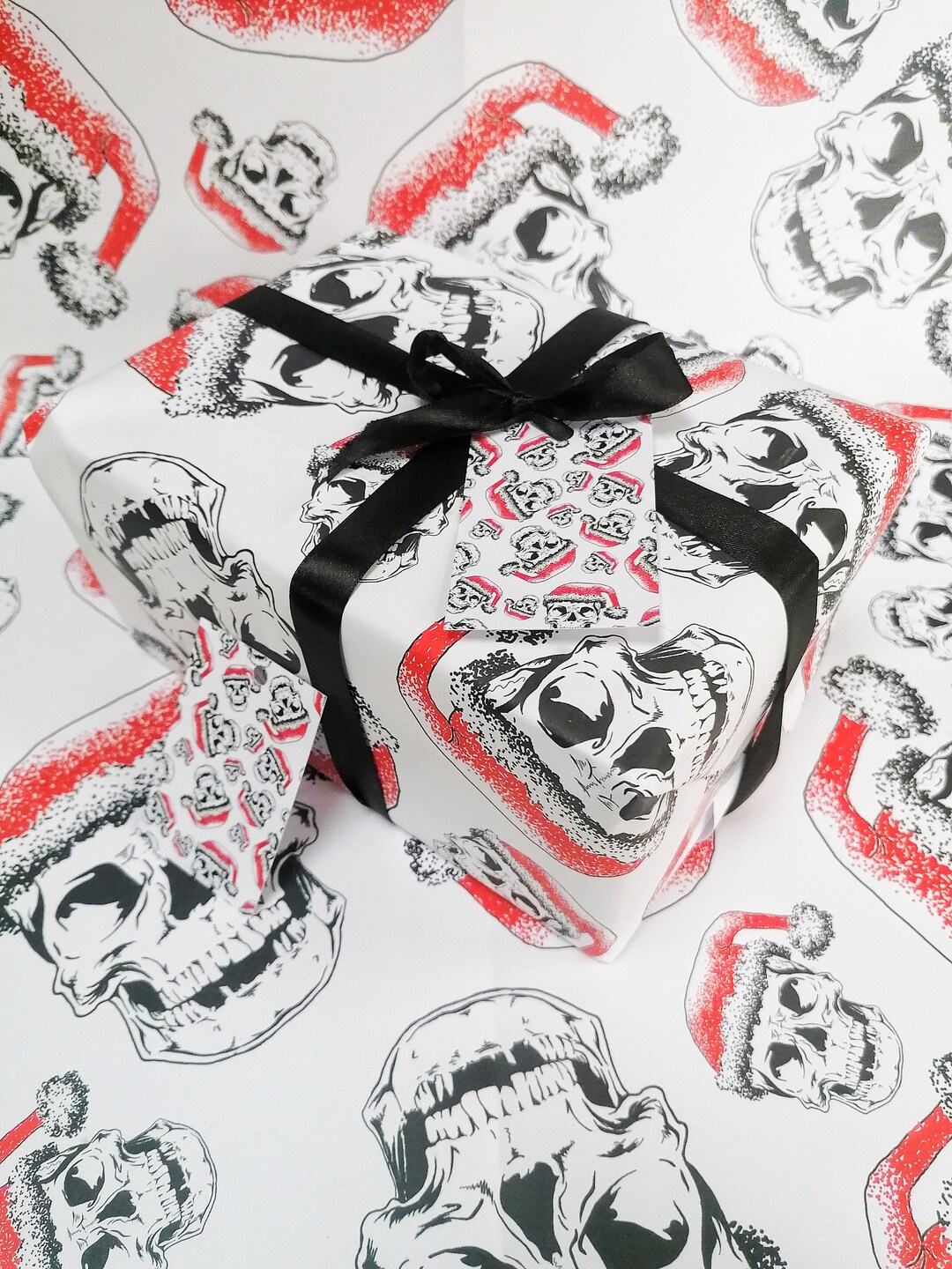 Christmas Santa Skull, Wrapping Paper, Tag Set, Xmas Gift Wrap, Gothic ...