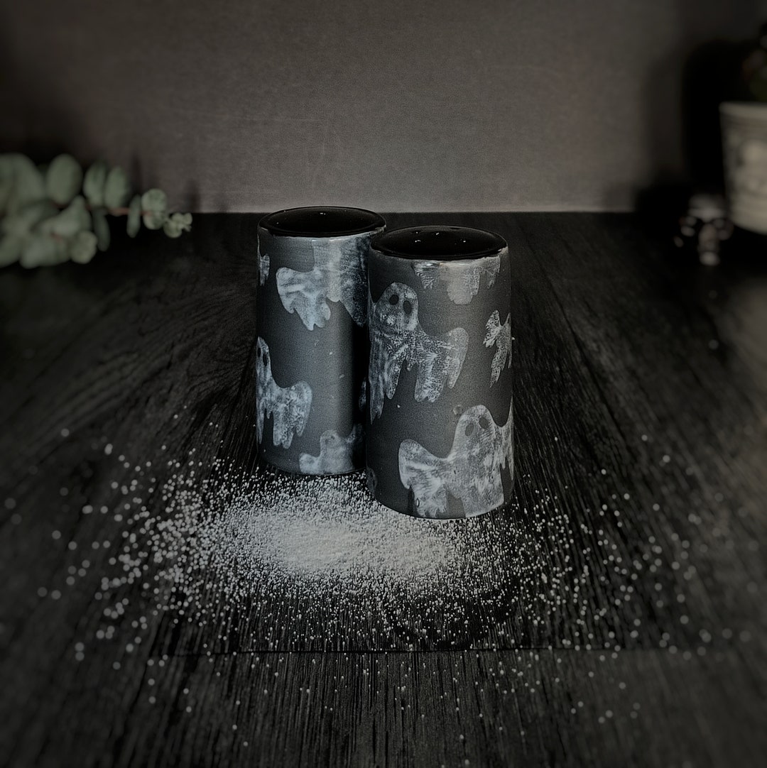 Salt Pepper Shaker, Gothic Ghost Shakers, Kitchen Pots, Weird Wonderful ...