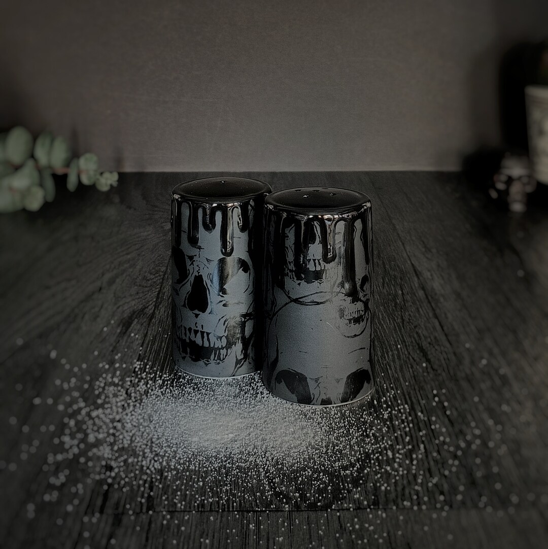 Matte Salt Shaker, Black Skull Pepper, Gothic Shakers, Kitchen Pots ...