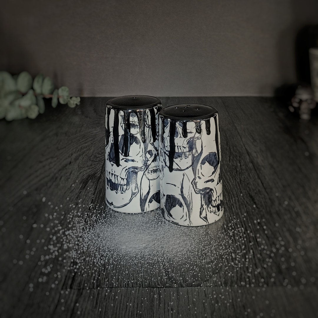 Skull Salt Shaker, Salt and Pepper, Gothic Shakers, Kitchen Pots, Weird ...