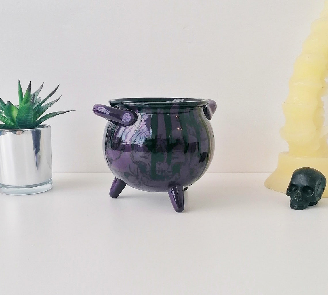 Witches Skull Cauldron, Purple Skulls, Gothic Dish Spells, Witch ...