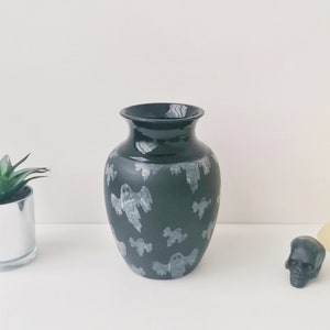 Gothic Ghost Vase, Spooky Goth Flowers, Macabre Alternative Flower, Emo ...