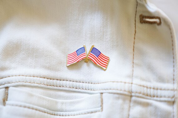 Vintage Enamel Pins / American Flags Pin / 1970s Gold American - Etsy