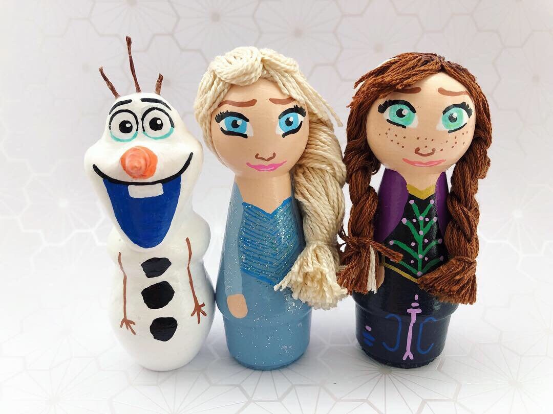 Frozen Custom Peg Dolls, Frozen Art, Frozen Decor, Frozen Dolls, Anna ...