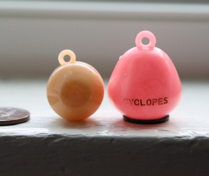 Blinking Eye Cyclops Monster 2 Cracker Jack Charm Plastic Gumball ...