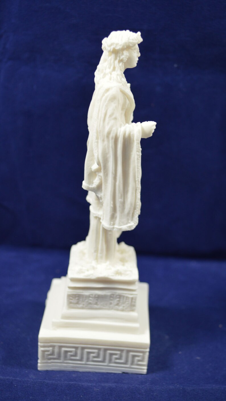Demeter Sculpture Ancient Greek Goddess of the Harvest Statue - Etsy