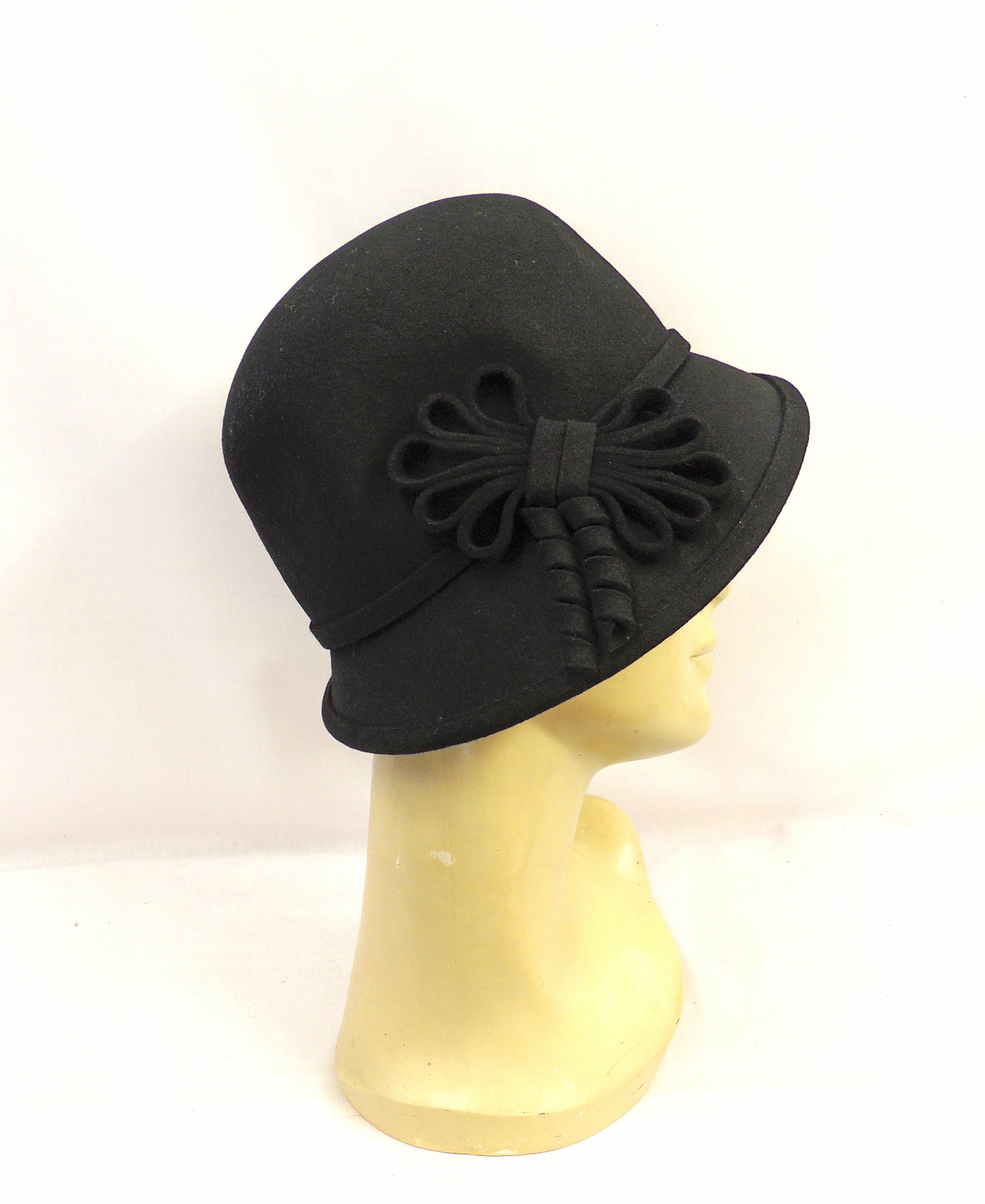 Black Vintage Style 1920s Inspired 100% Wool Felt Short Brim Cloche Hat ...