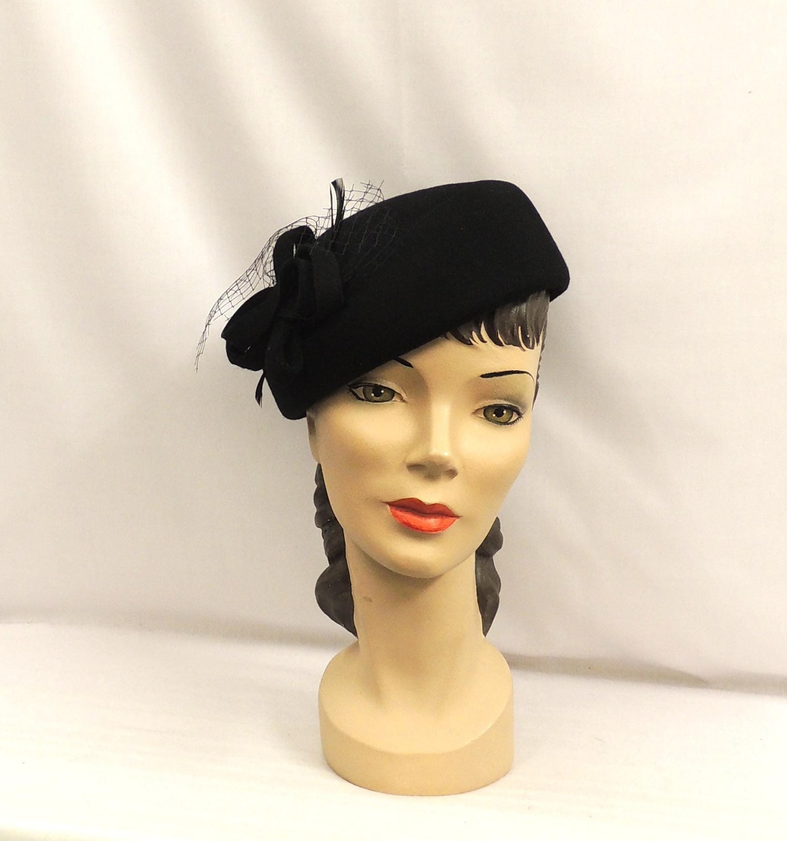 Black Vintage Style 1940’s 1950’s Inspired Pillbox Hat With a Small Net ...