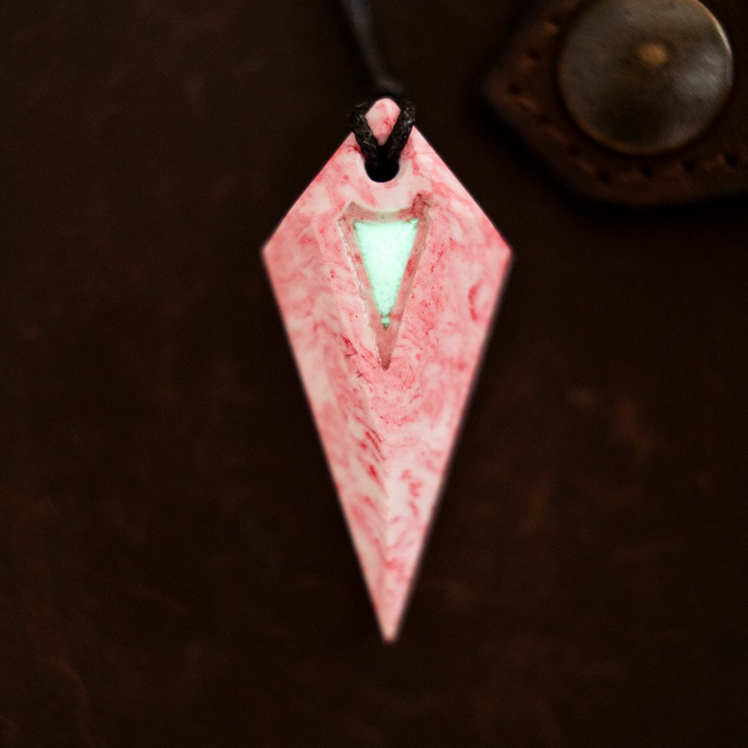 Concretica Spectre, Pink to White, Stone Look Glowing Necklace Made of ...