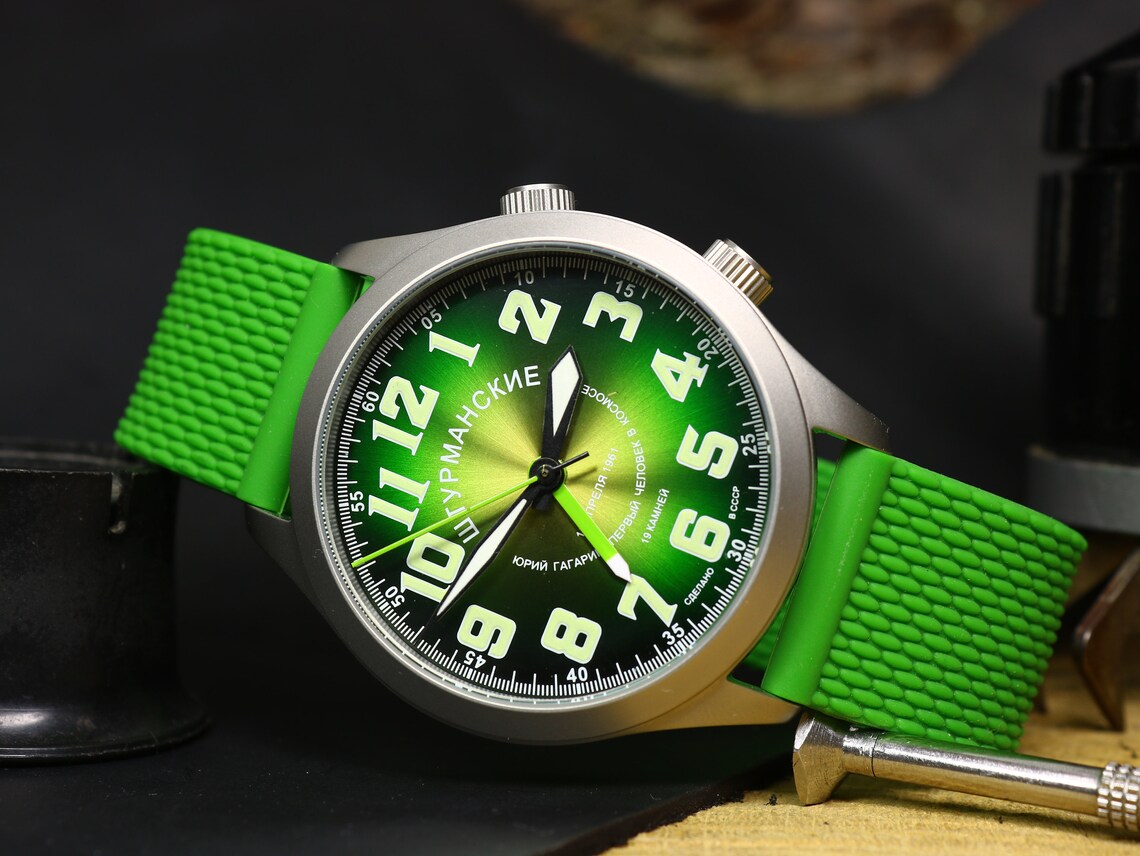 Soviet watch Shturmanskiye Alarm watch Vintage Green watch | Etsy