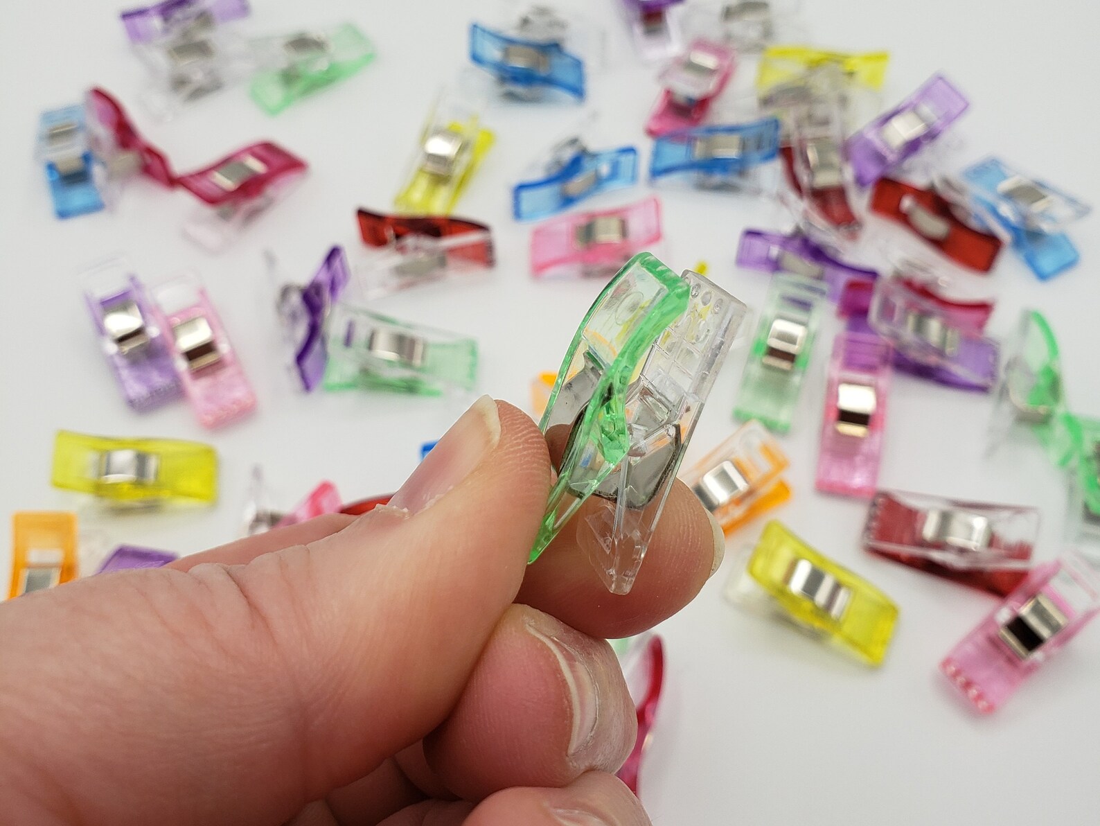 Mini Sewing Clips, 25pc Rainbow Colors, Optional Tin Notions Box ...