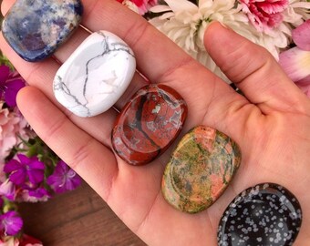 Crystals Wearable Gemstones & Spiritual Tools by HelloLunaShop