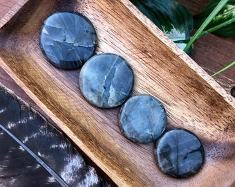 Crystals Wearable Gemstones & Spiritual Tools by HelloLunaShop