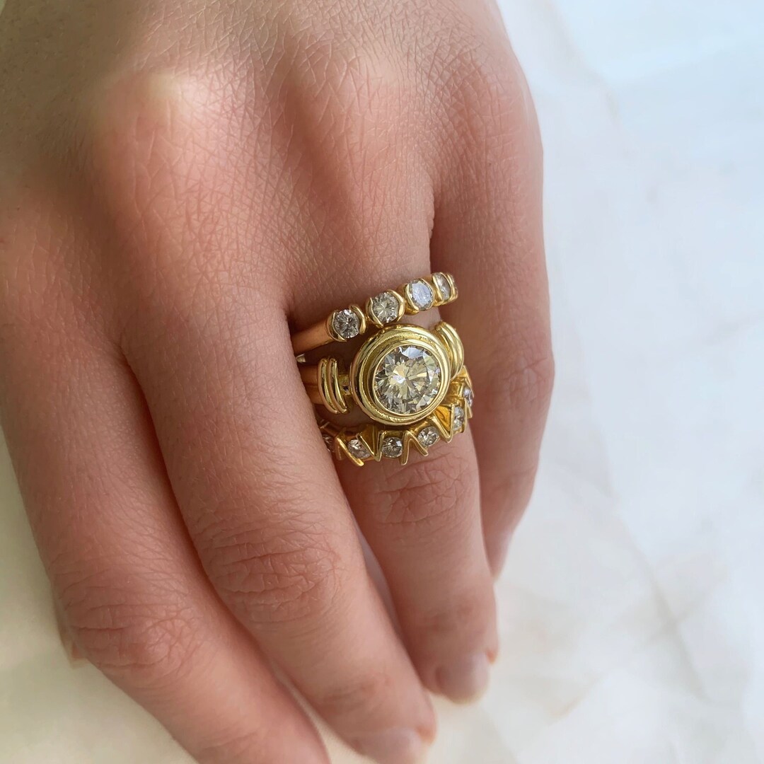 Round Diamond Bezel Custom Engagement Ring - Etsy