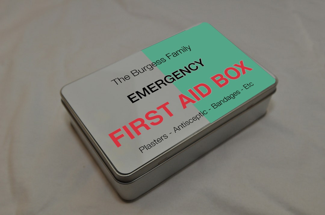 PERSONALISED FAMILY Retro Style First Aid Box. Storeage Box for Your ...