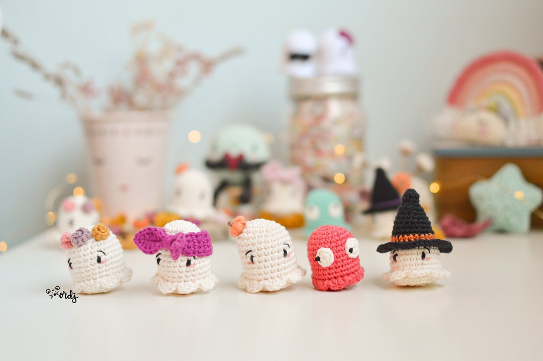 Halloween Amigurumi Patterns in SPANISH/ENGLISH, 6 Mini Ghost Versions ...