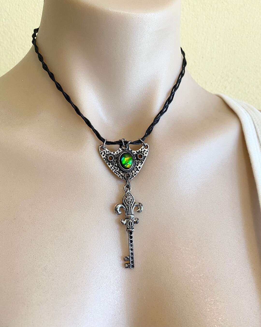 Key Necklace, Alternative 80s Look, 90s Grunge Accessories, 90s Dreamy ...