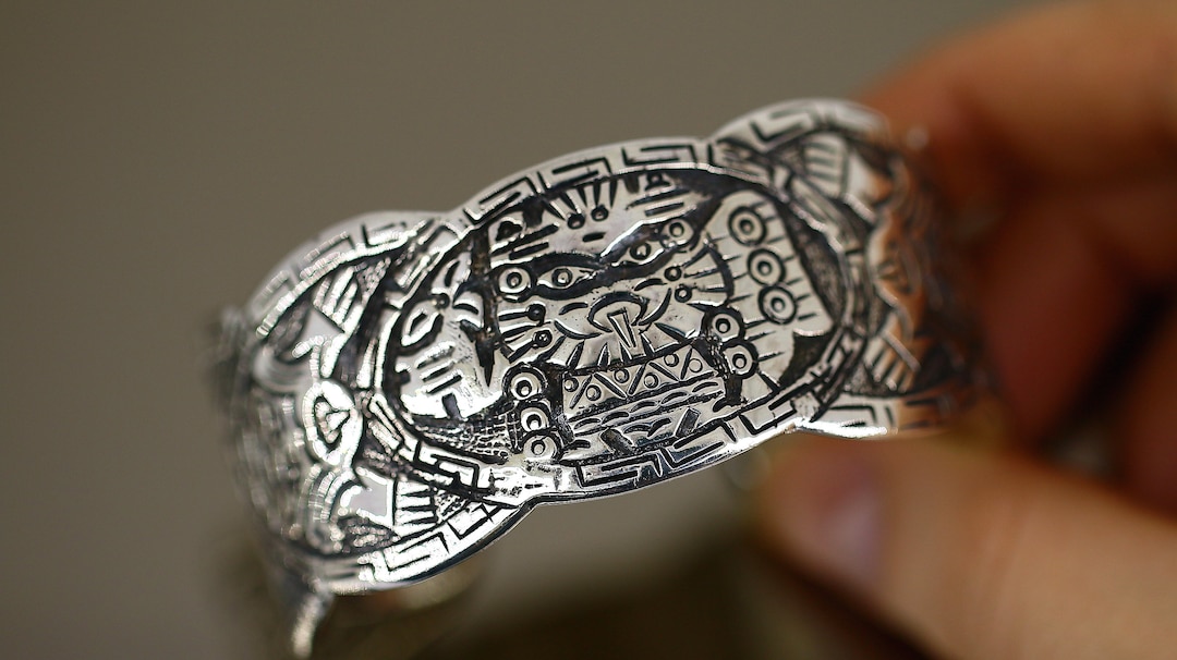 Vintage Sterling Silver Aztec Cuff Bracelet, Peruvian Tribal Design BR ...