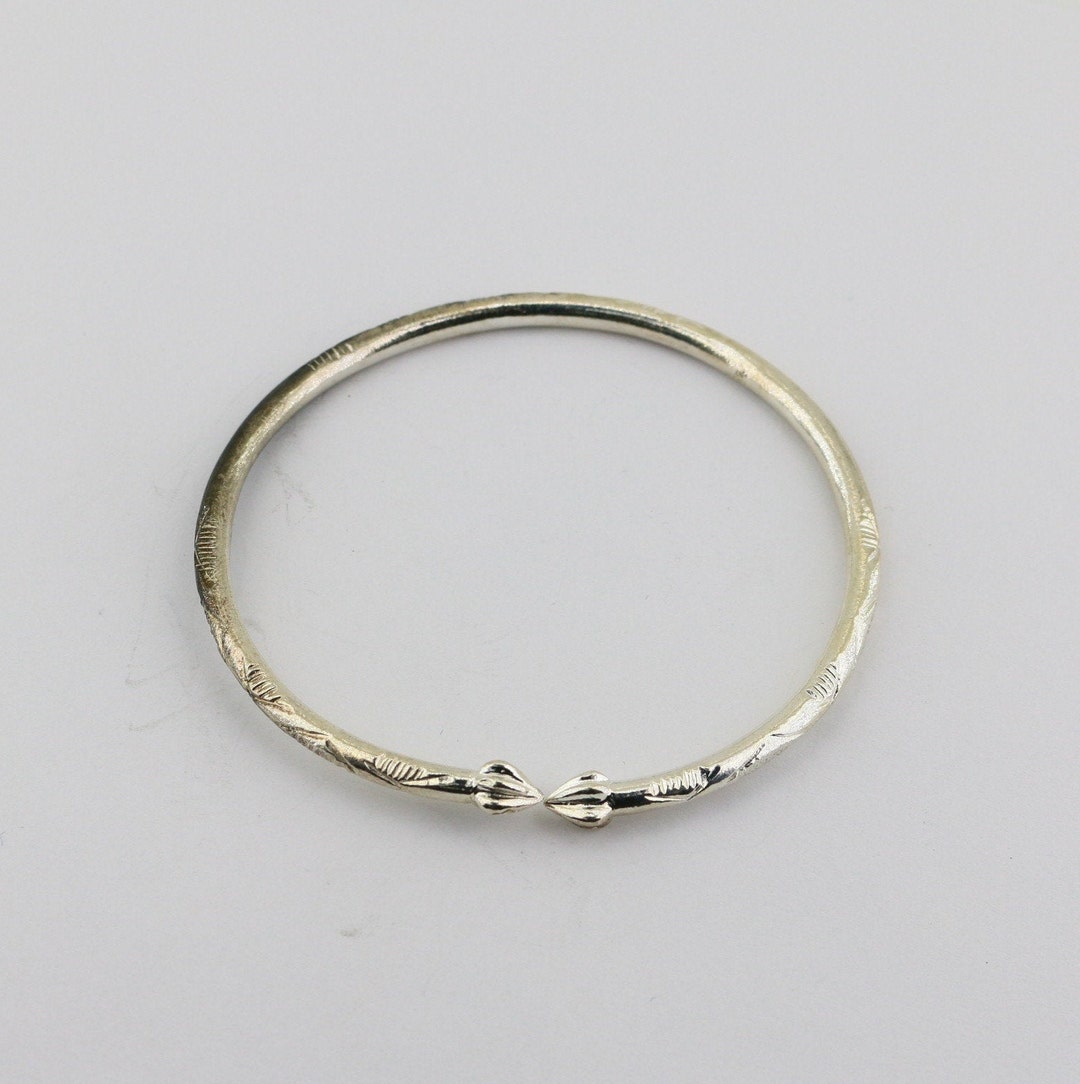 Vintage West Indian Cone Pointed Ends Notches Etched Design Bangle ...
