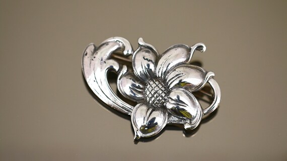 Vintage Viking Craft Handmade Flower 3D Design Brooch… - Gem