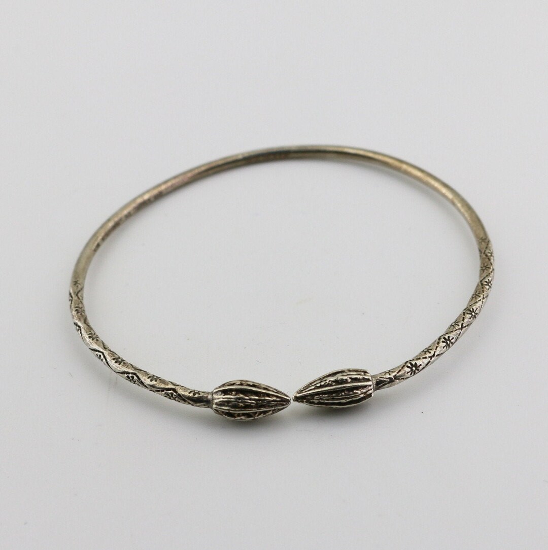 Vintage West Indian Cone Pointed Ends Notches Design Bangle Bracelet ...