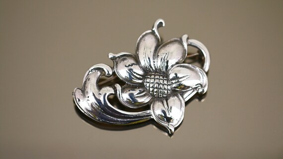 Vintage Viking Craft Handmade Flower 3D Design Brooch… - Gem