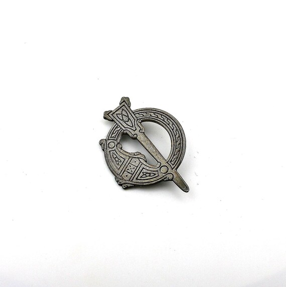 Vintage Beautiful Round Armor Sword Knight Protection… - Gem