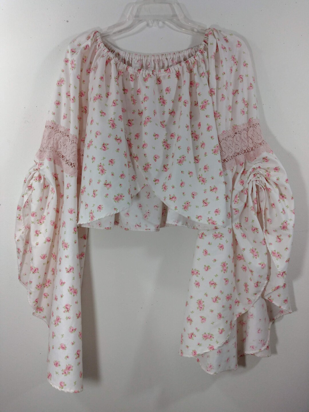 Women's Top Shirt Long Flowy Sleeves War Pastel Pink Roses White off ...