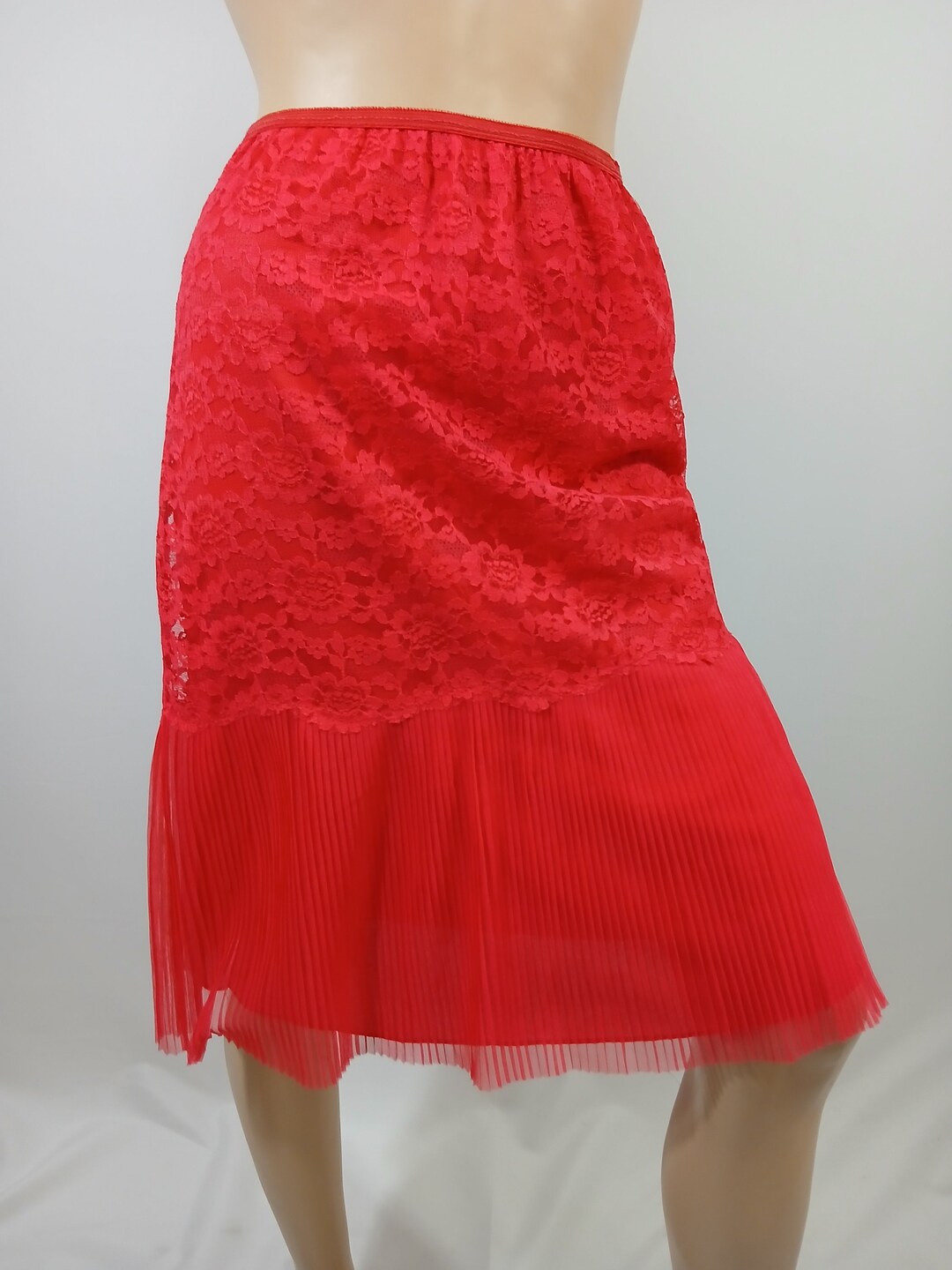 Red Half Slip 50's 60's Women's Red Floral Lace Tiny Pleated Ruffle ...
