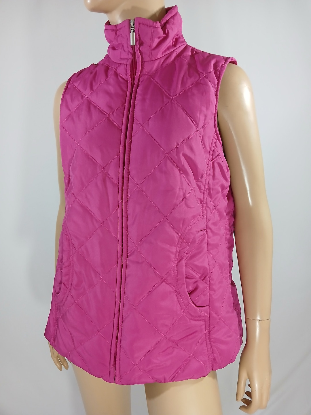 Pink Quilted Vest Women's Satiny Zipper Front Round Pockets Pink Lining ...