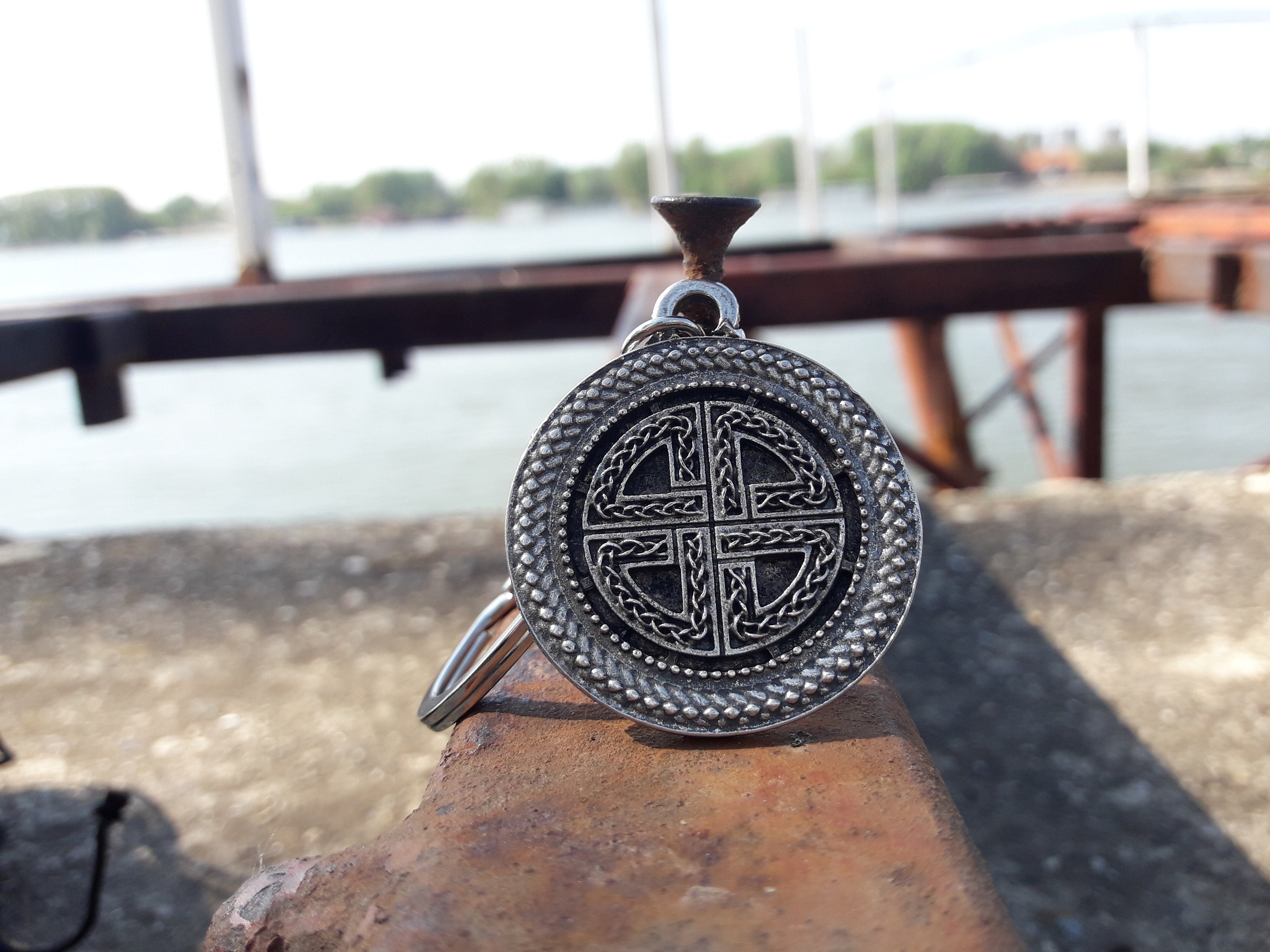 Shield Knot Four Corners Quaternary knot necklaceViking | Etsy