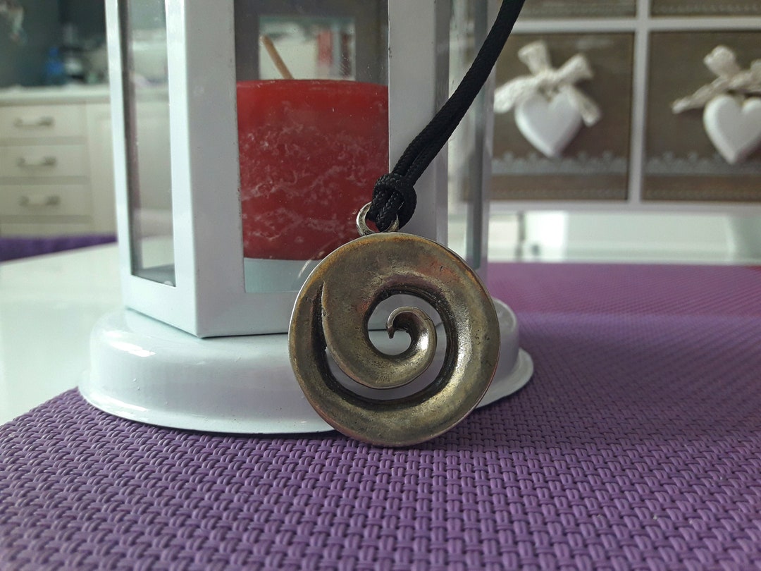 Maori Spiral Koru Pendant Necklace and Keychain,new Zeland Shell Koru ...