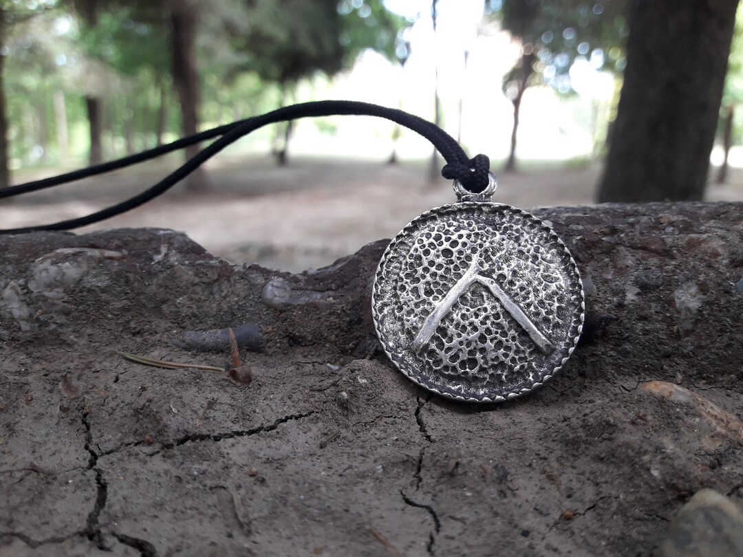 Spartan Shield V Symbol Ancient Greek Necklace,lacedaemon Ancient ...