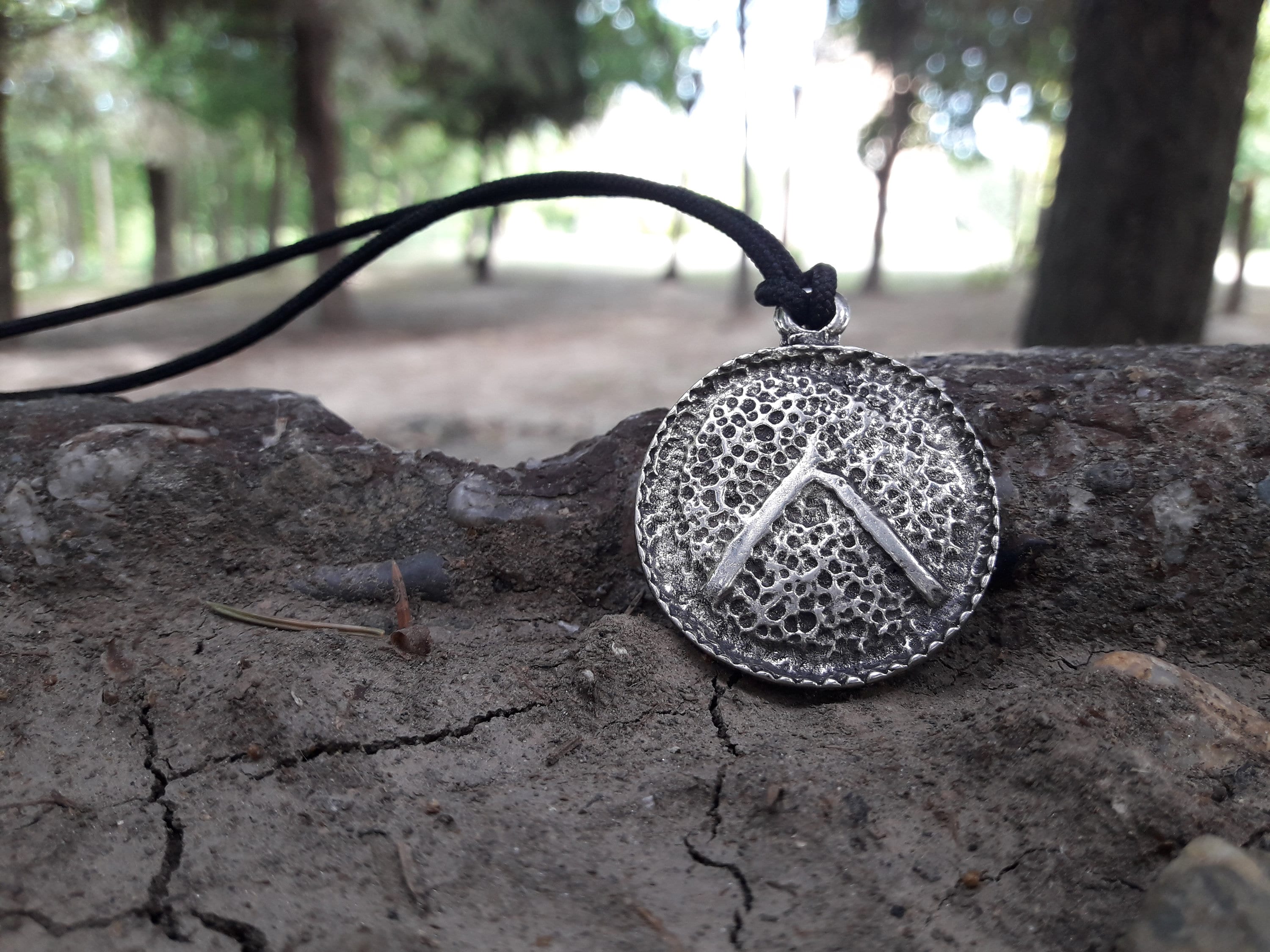 Spartan Shield V Symbol Ancient Greek Necklace,lacedaemon Ancient ...