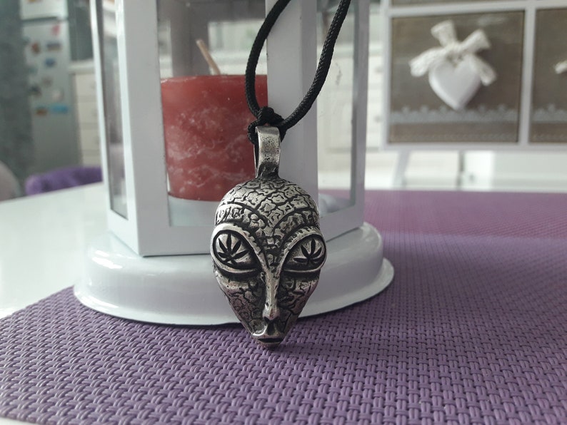 Alien Head Face Necklace and Keychainalien Weed Cannabis Leaf | Etsy