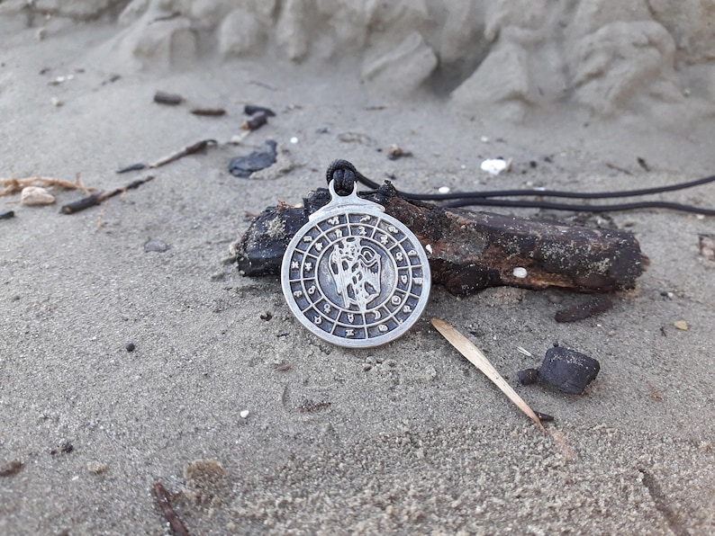 Aion-aonphaneszurvan Symbol of Eternity Amulet Keychain - Etsy