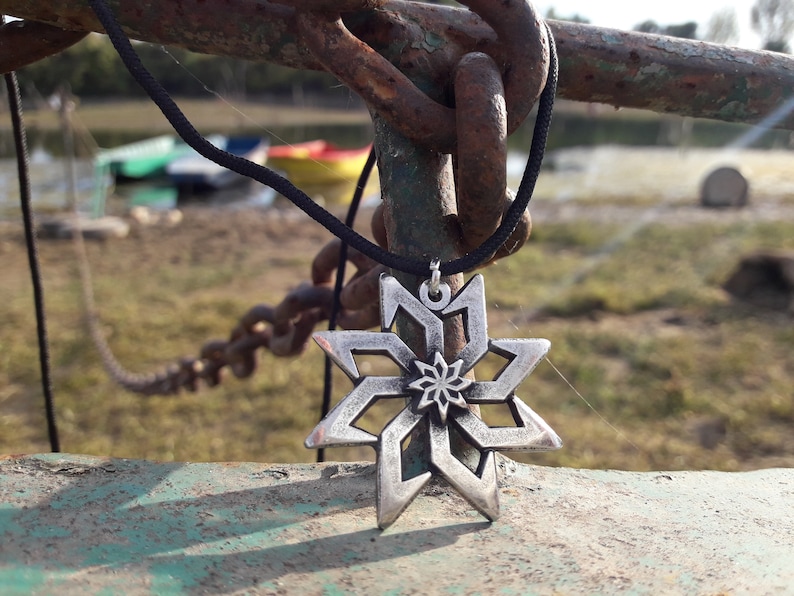 Kolovrat Slavic Sun Wheel Alatyr Necklace Keychainsvarog God - Etsy