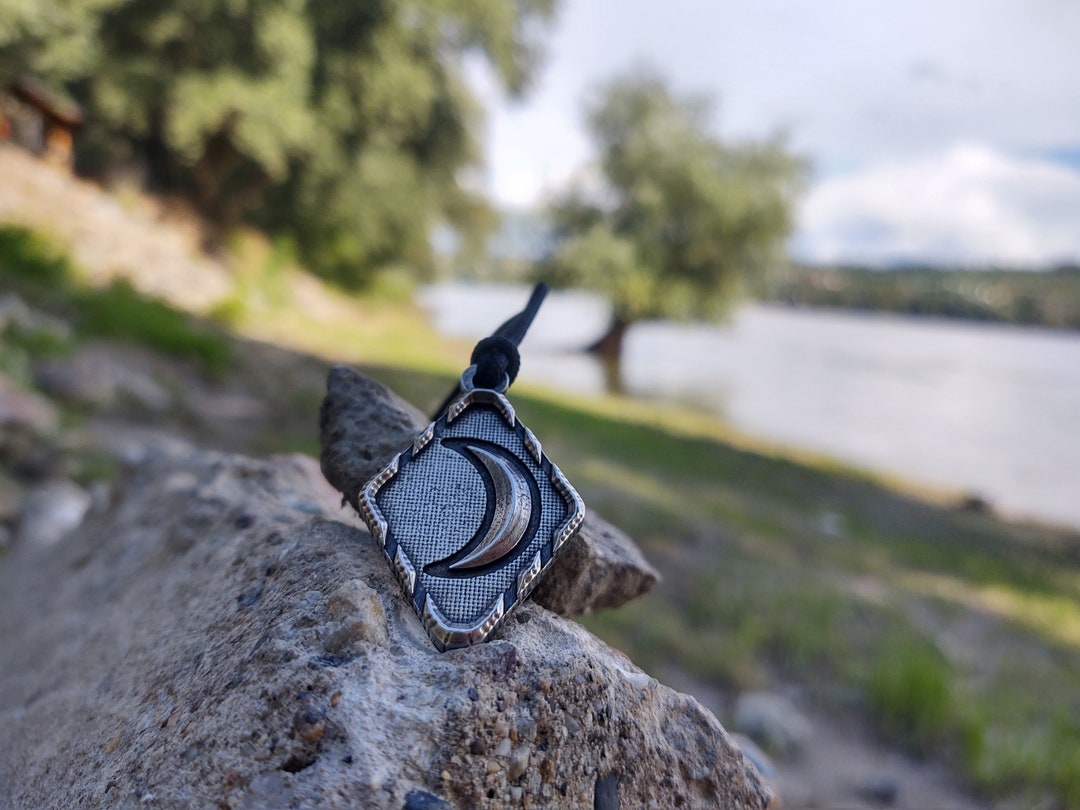 The Moon Glyph Cancer Ruler Zodiac Necklace,astrological Symbol Ruler ...