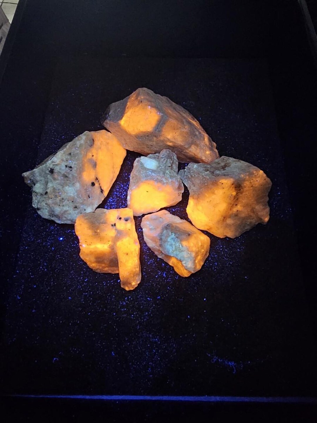 Hackmanite, Feldspar, Astrophyllite, Etc; Tenebrescent UV Reactive ...