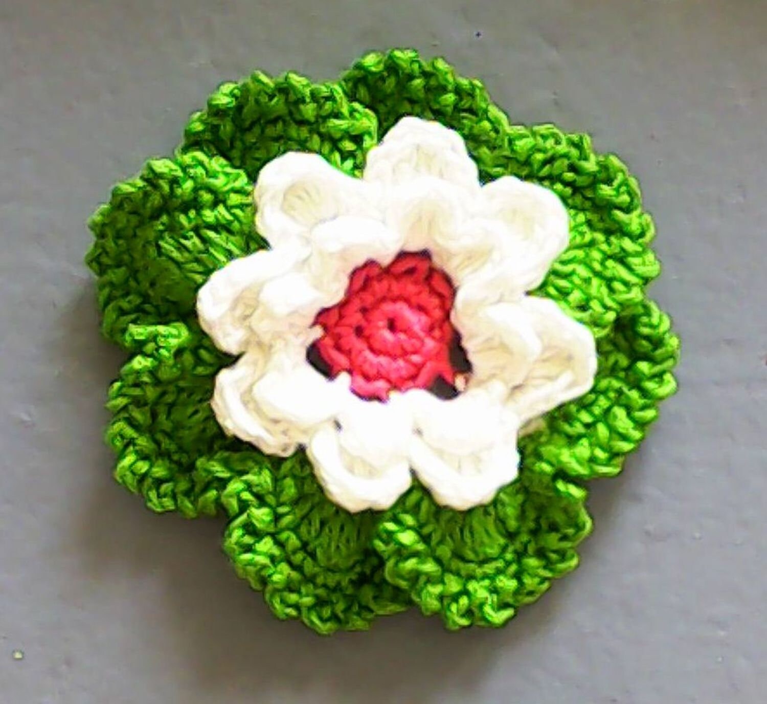 Gehäkelte Blume Motiv 3,5 Zoll in den Farben grün weiß und rosa für den ...